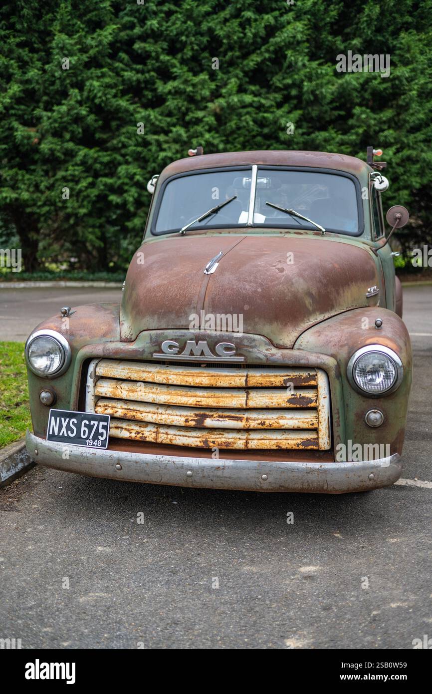 Vintage American 1953 GMC 9300 Half Ton Pickup open back car in Hockley ...