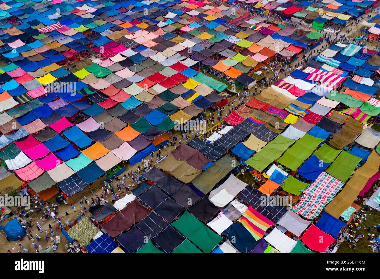 Pilgrims arrive at the venue of the Bishwa Ijtema in Tongi, Bangladesh ...