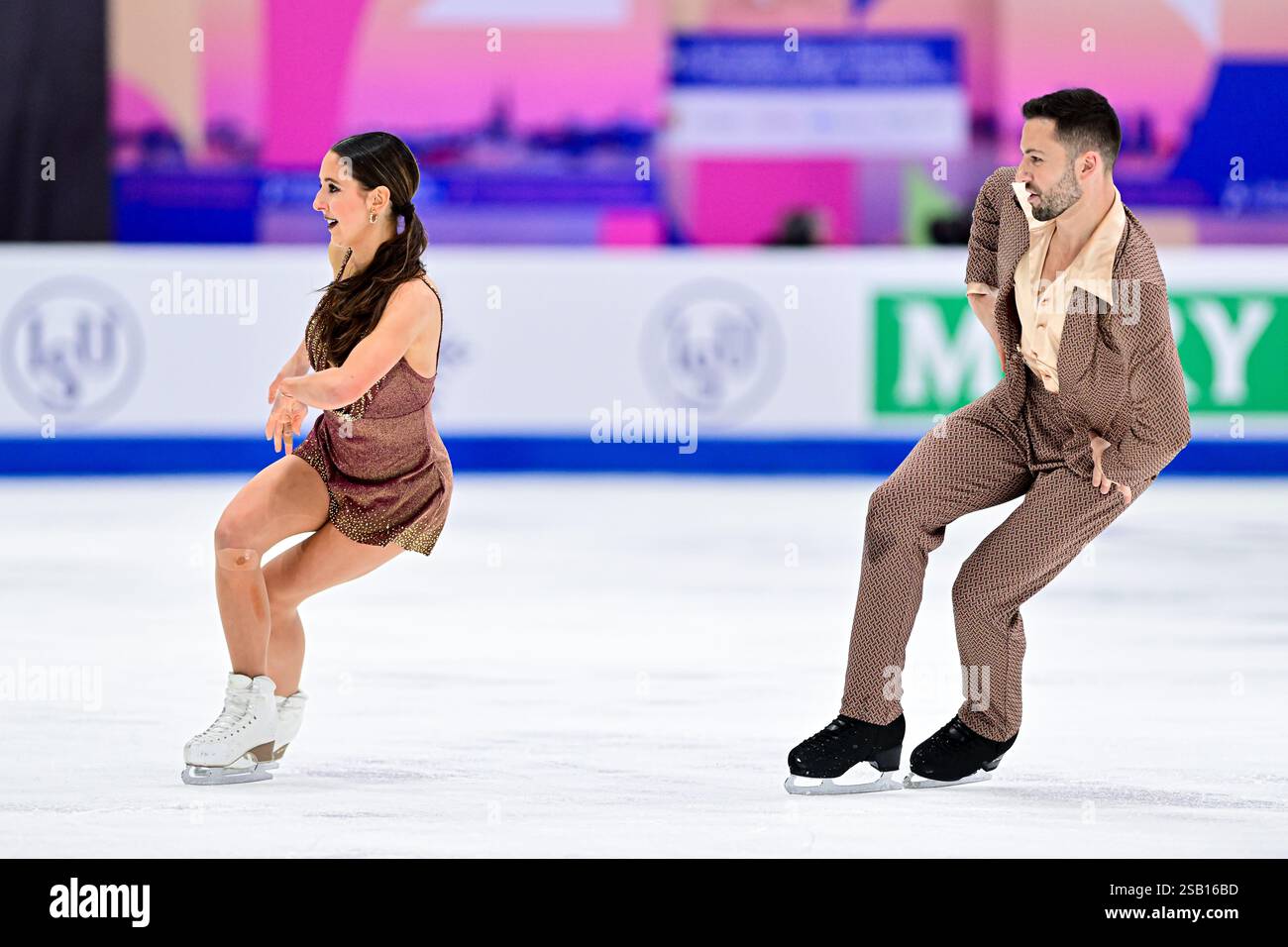 Lilah FEAR & Lewis GIBSON (GBR), during Ice Dance Rhythm Dance, at the ...