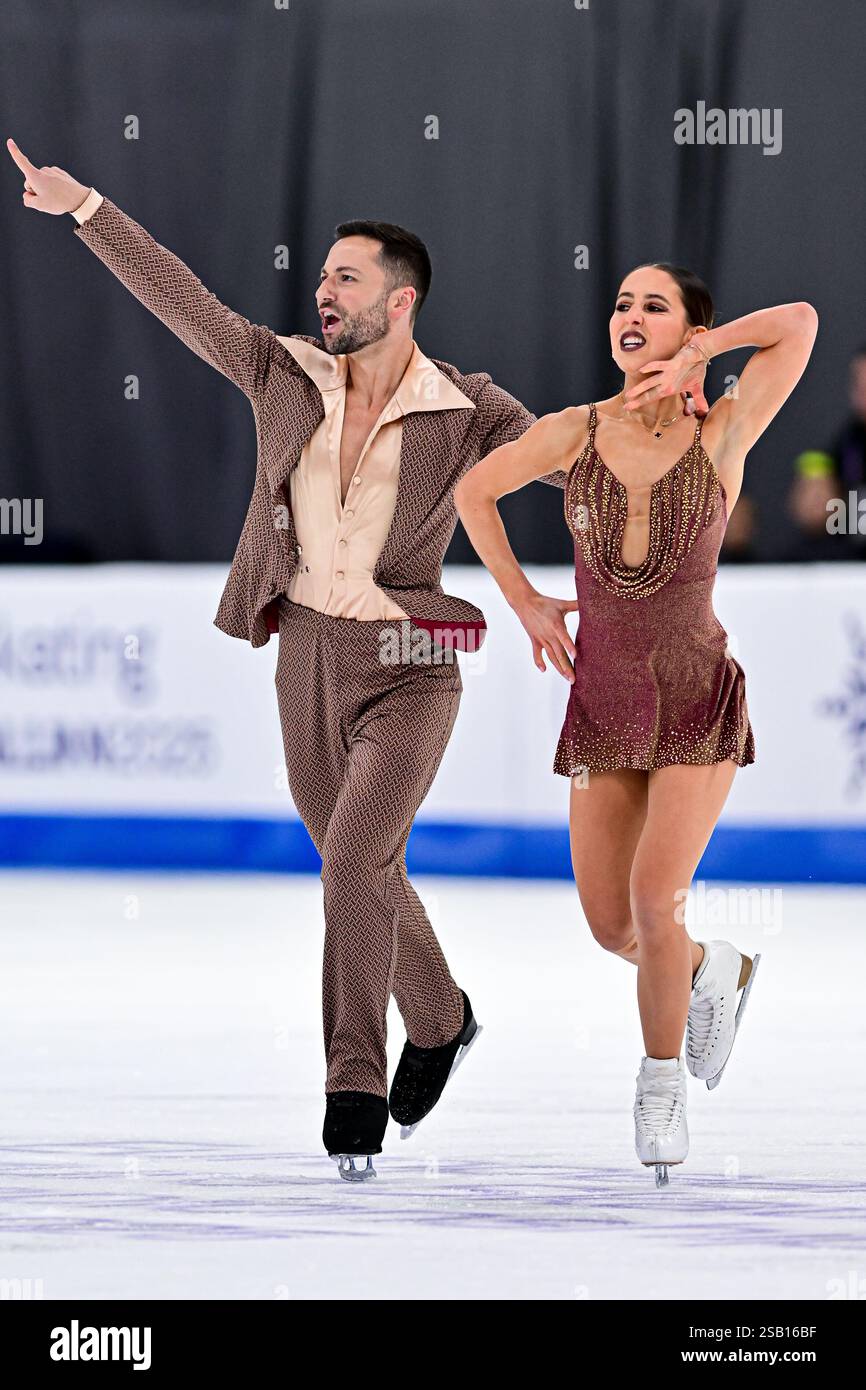 Lilah FEAR & Lewis GIBSON (GBR), during Ice Dance Rhythm Dance, at the ...
