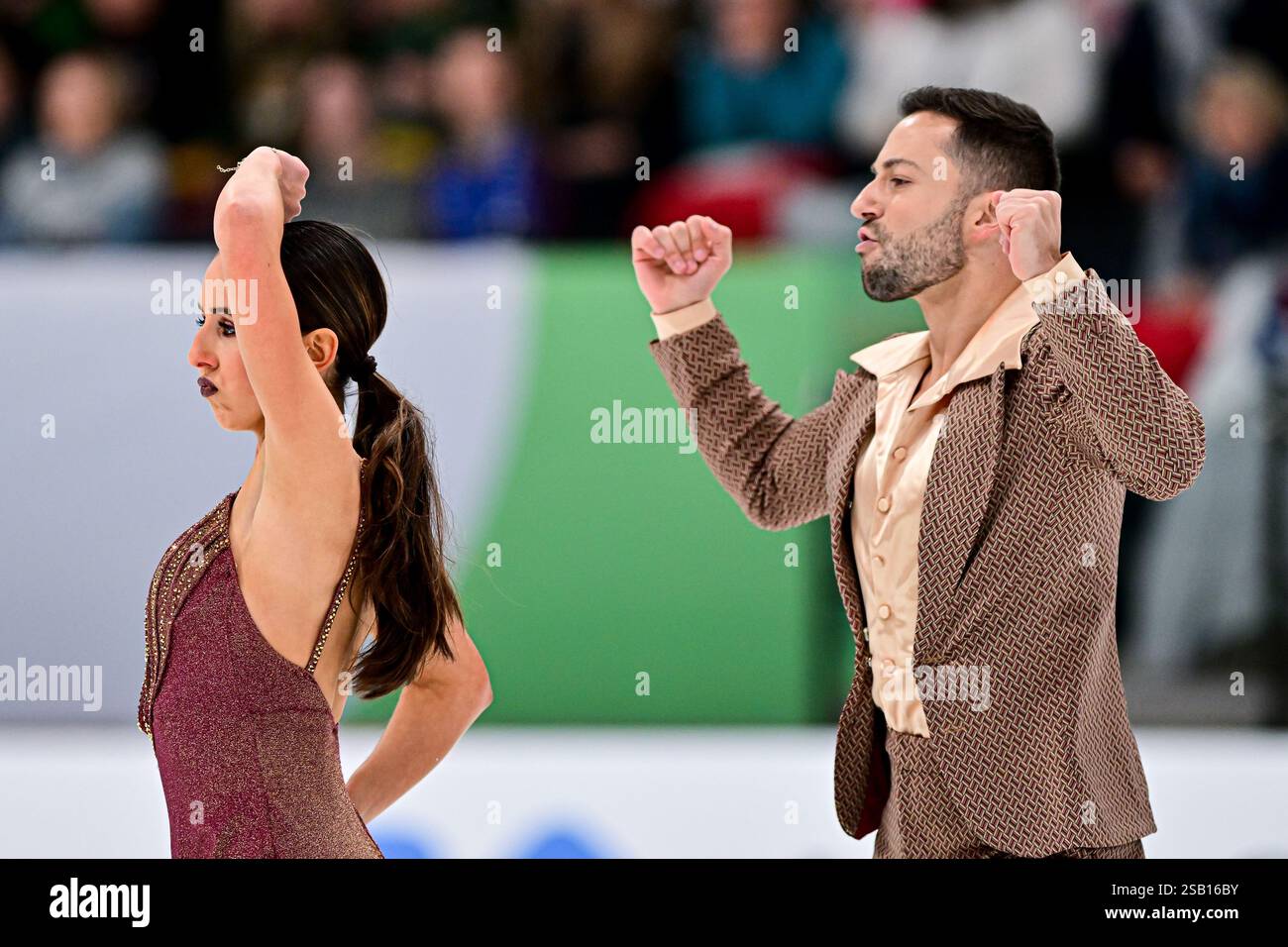 Lilah FEAR & Lewis GIBSON (GBR), during Ice Dance Rhythm Dance, at the ...