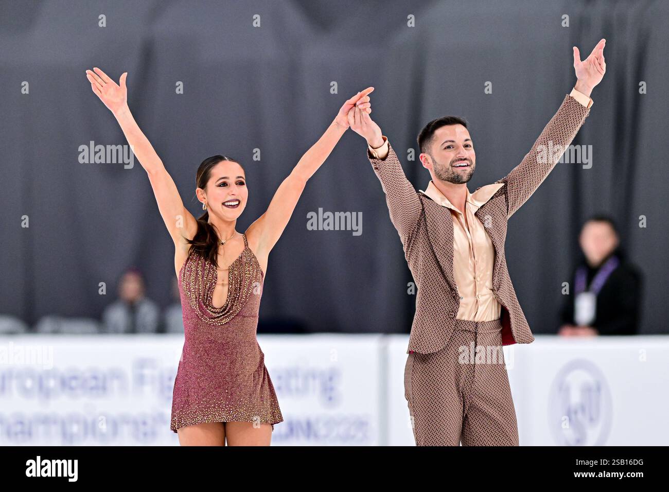 Lilah FEAR & Lewis GIBSON (GBR), during Ice Dance Rhythm Dance, at the ...