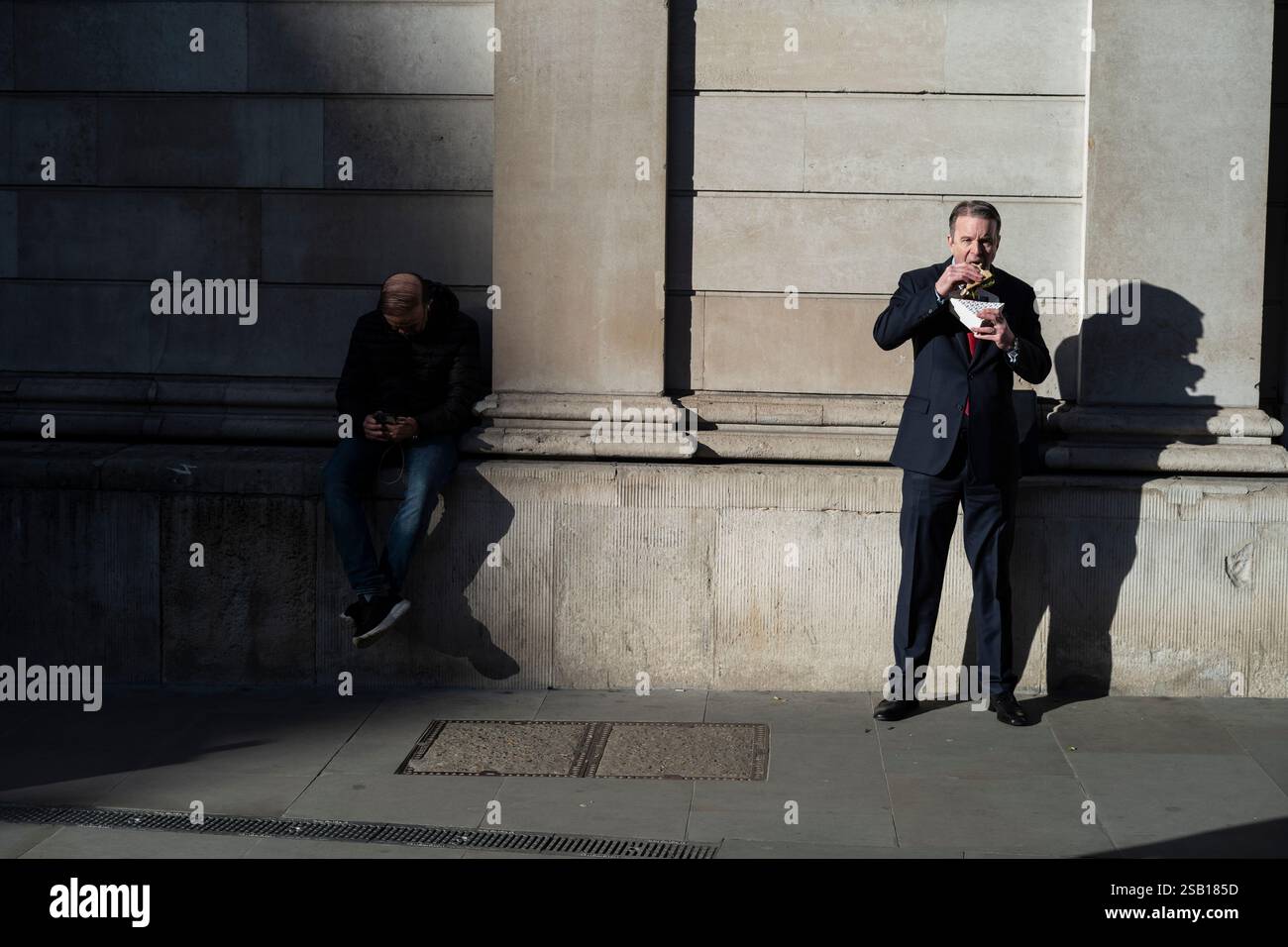 City of London workers in the financial district close to the Bank of ...