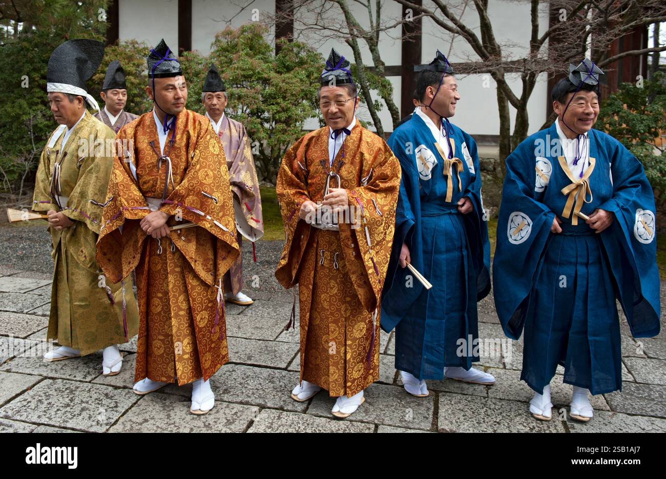 Annual New Year's carpenter blessing ceremony "Chona Hajime" takes ...
