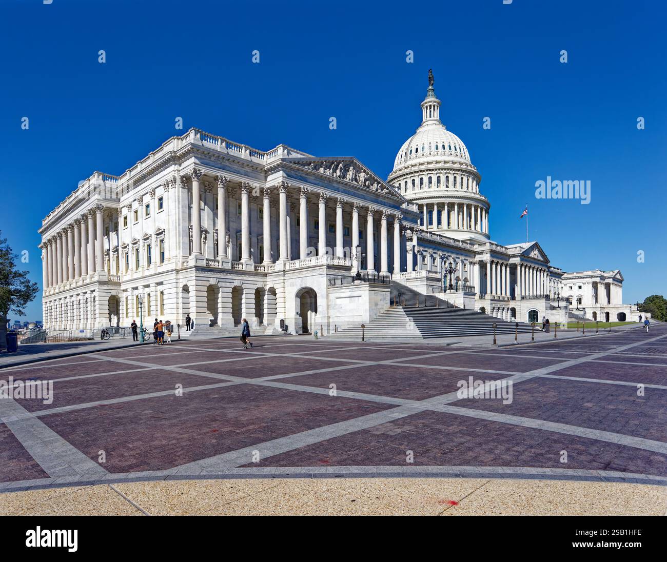 U.S. Capitol, viewed from the southeast, with House of Representatives ...