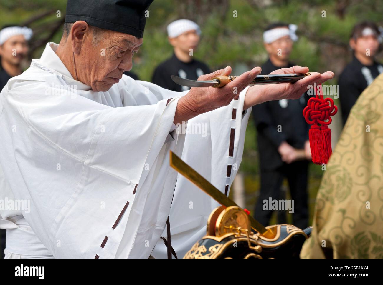 Annual New Year's carpenter blessing ceremony "Chona Hajime" takes ...