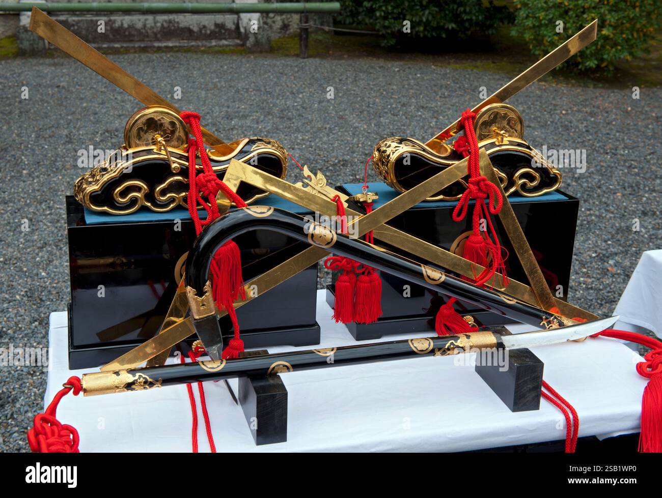 Annual New Year's carpenter blessing ceremony "Chona Hajime" takes ...