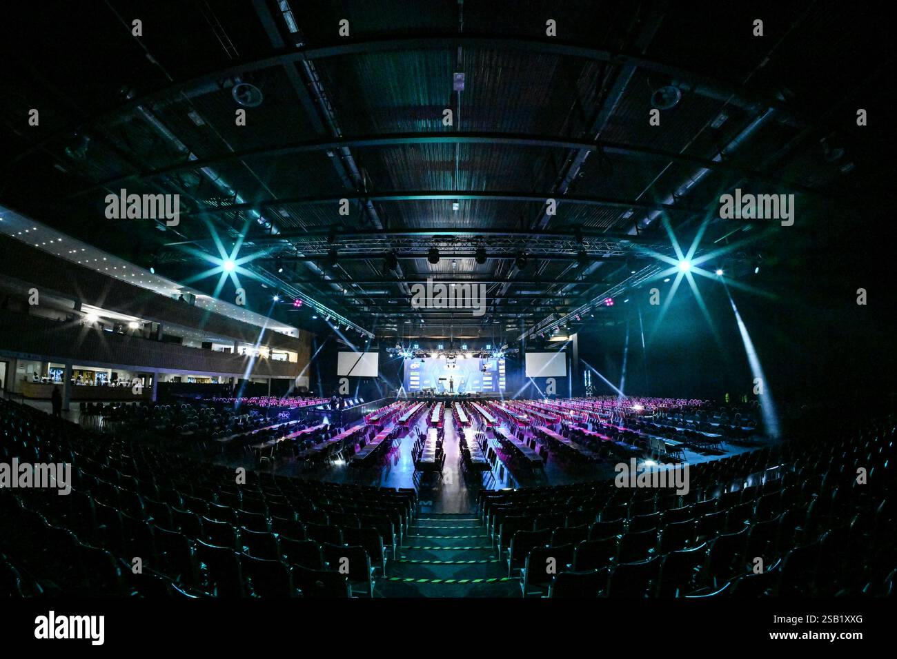 MK Arena, Milton Keynes, UK. 31st Jan, 2025. 2025 PDC Winmau Darts ...