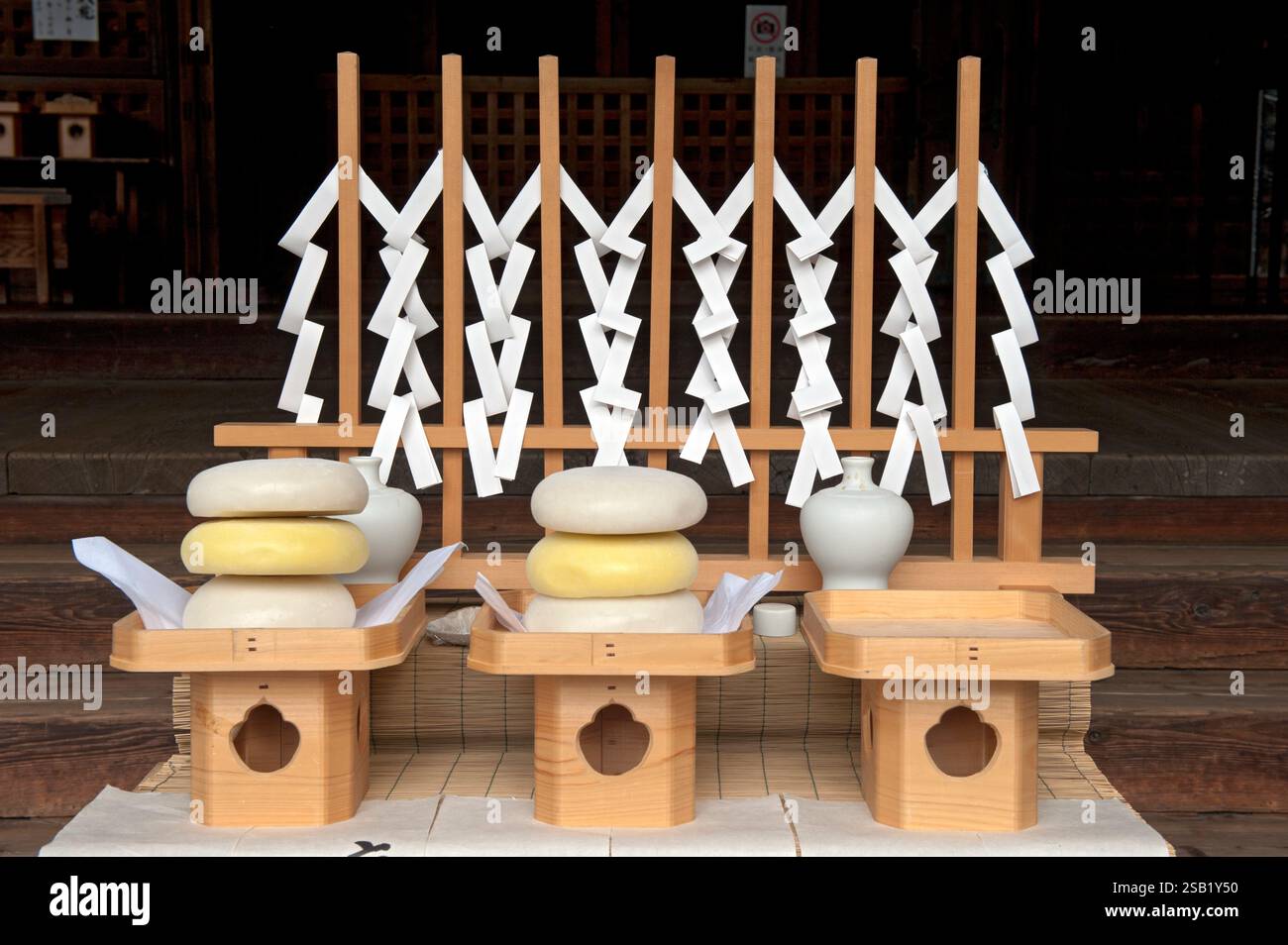 Annual New Year's carpenter blessing ceremony "Chona Hajime" takes ...