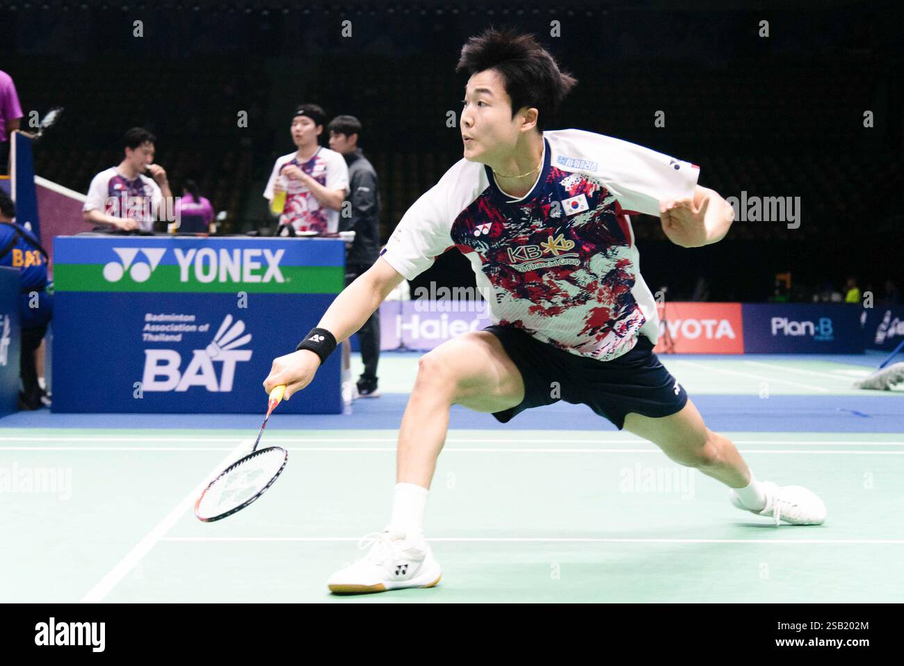 Bangkok, Thailand. 31st Jan, 2025. Jeon Hyeok Jin of South Korea plays ...