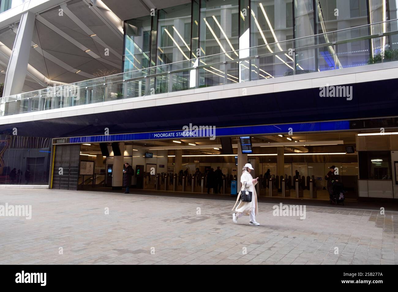 Exterior view of Deutsche Bank building London England UK 2025 KATHY ...