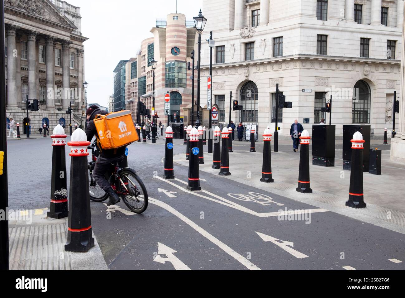City of London bollards outside Mansion House and the Bank of England ...