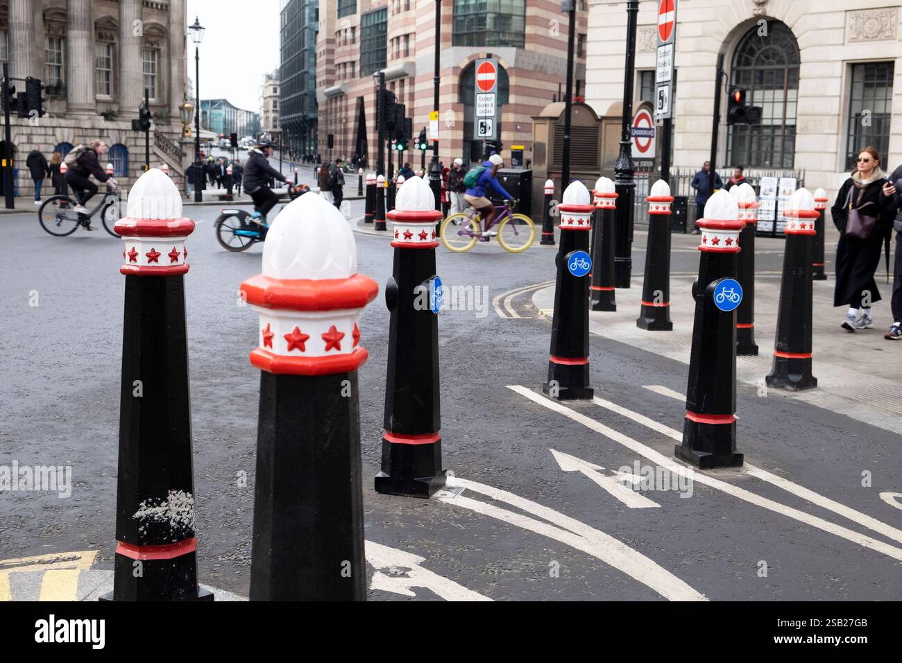 City of London bollards outside Mansion House and the Bank of England ...