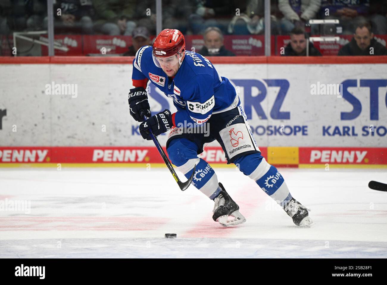 Alexander Karachun (Schwenninger Wild Wings #47) Schwenninger Wild Wings gegen Adler Mannheim ...