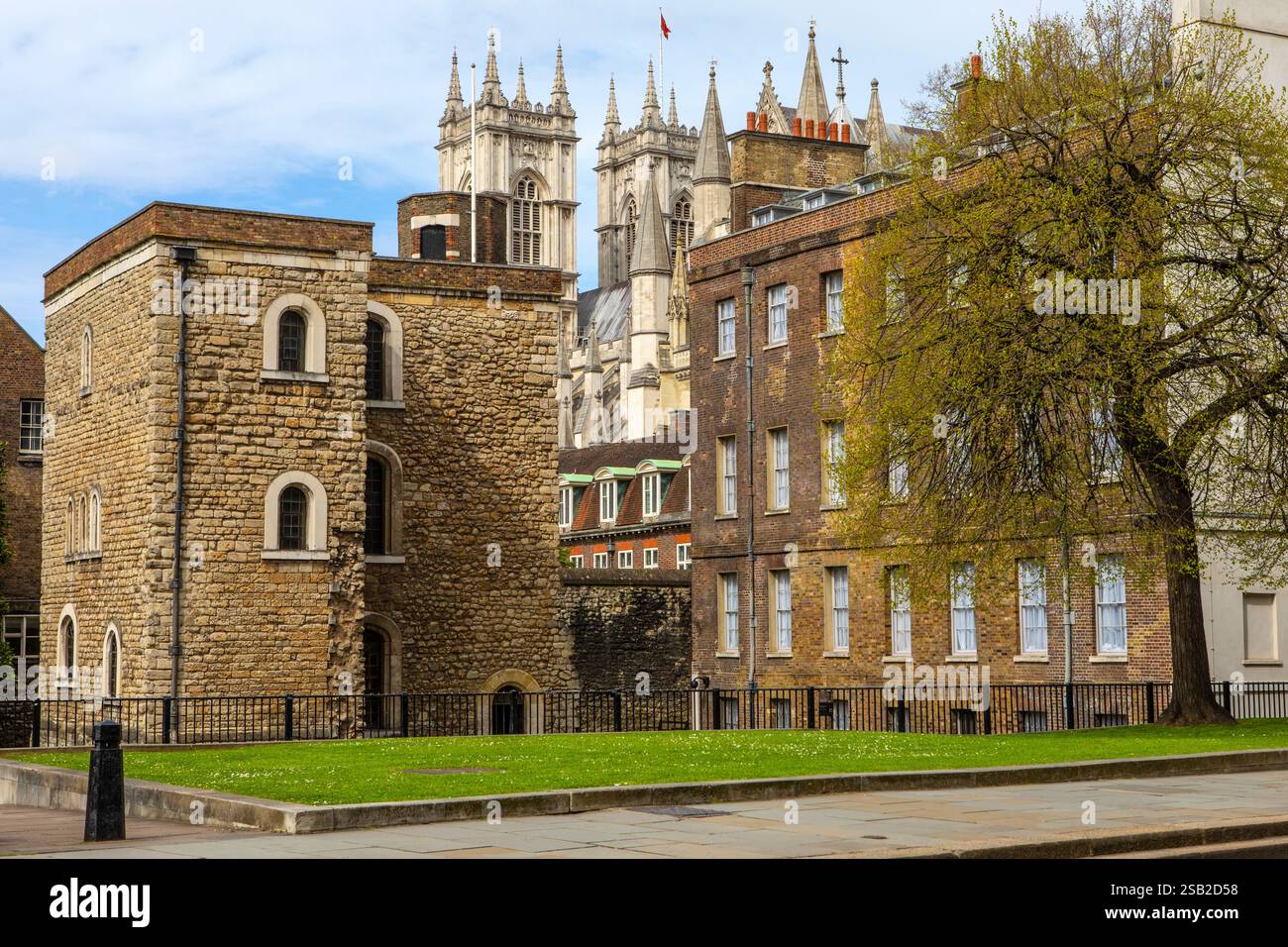 The historic Jewel Tower with Westminster Abbey in the background, in ...