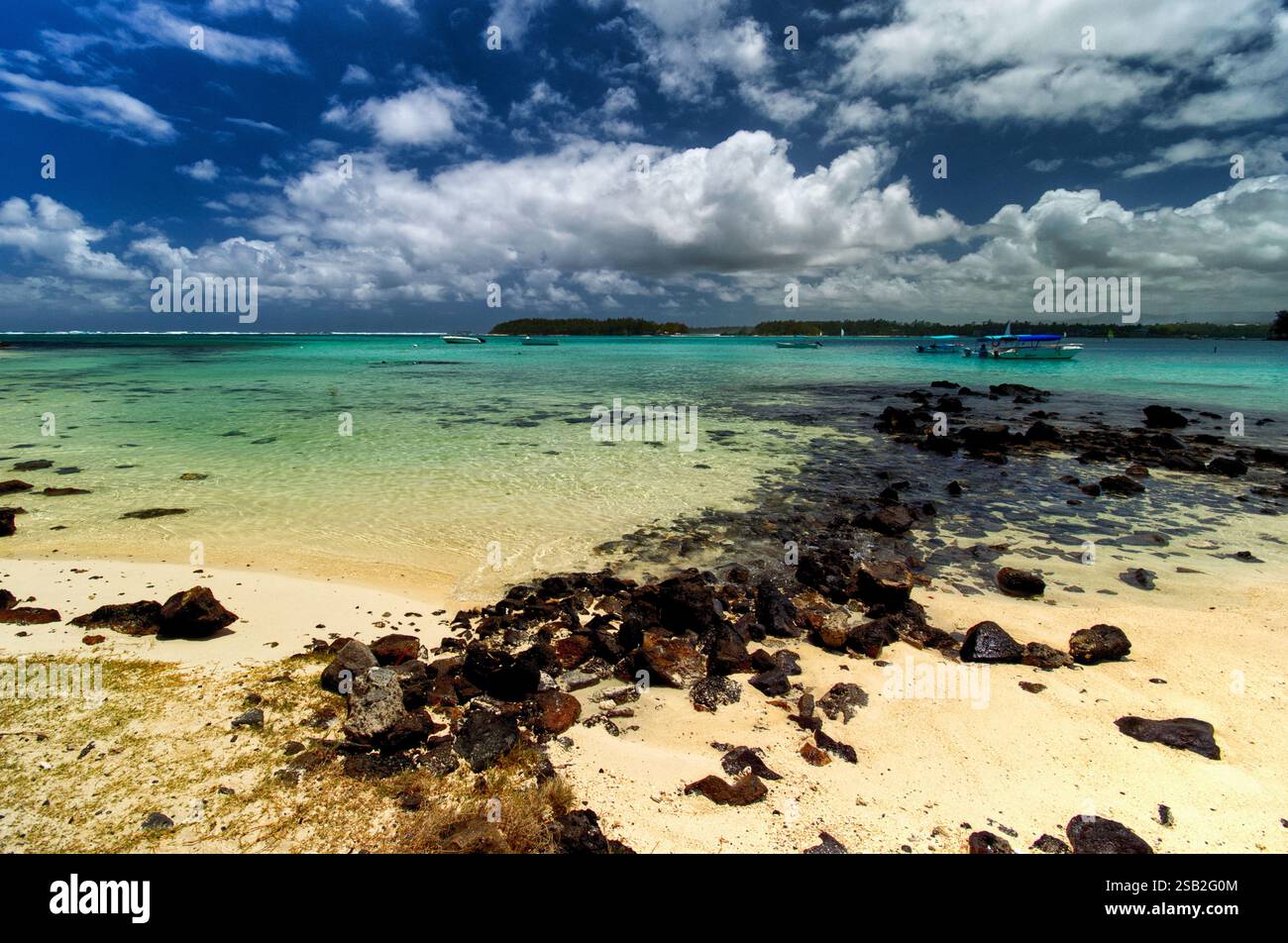 Blue bay hi-res stock photography and images - Alamy