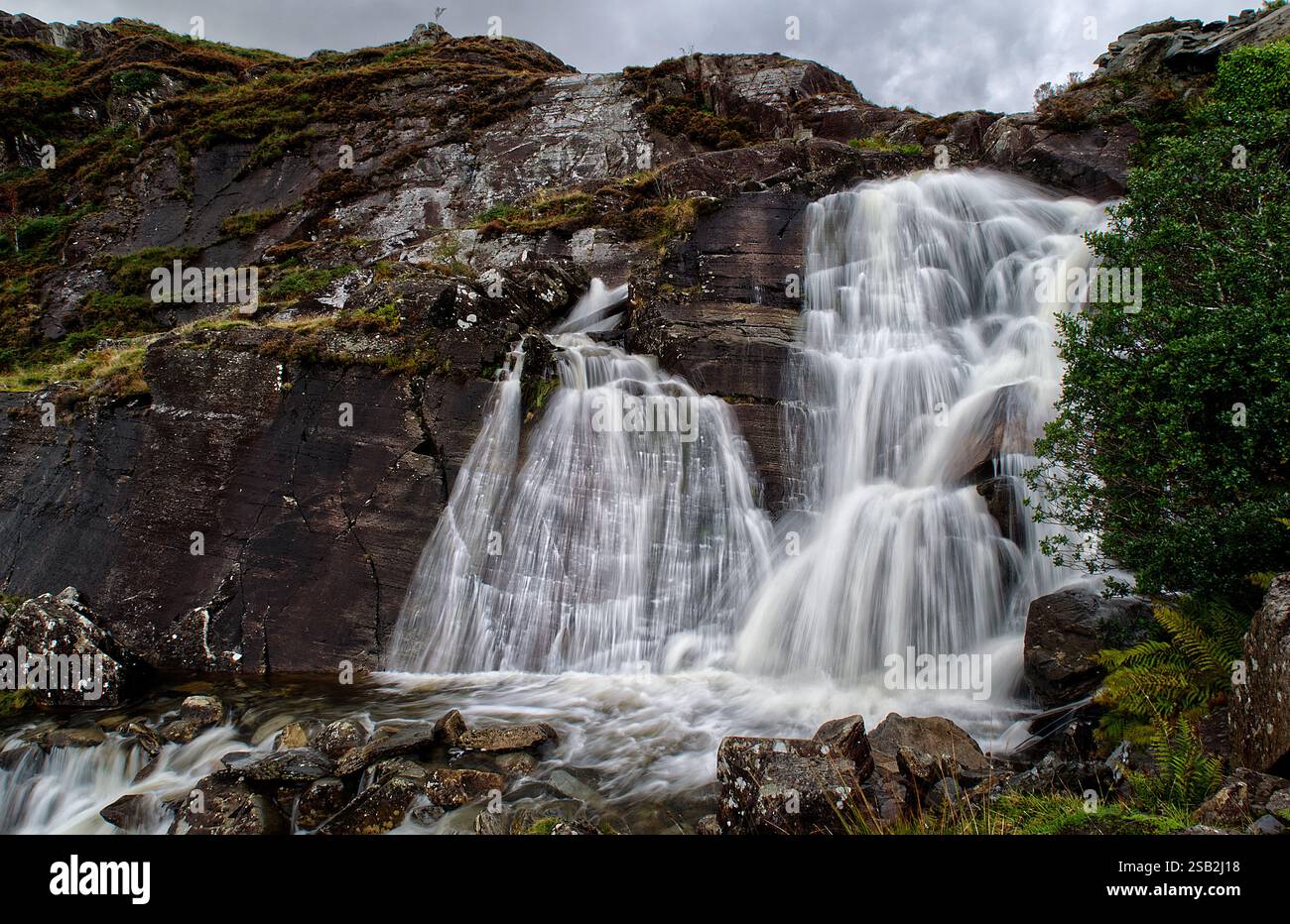 Beautiful waterfall in quarry stone hi-res stock photography and images ...