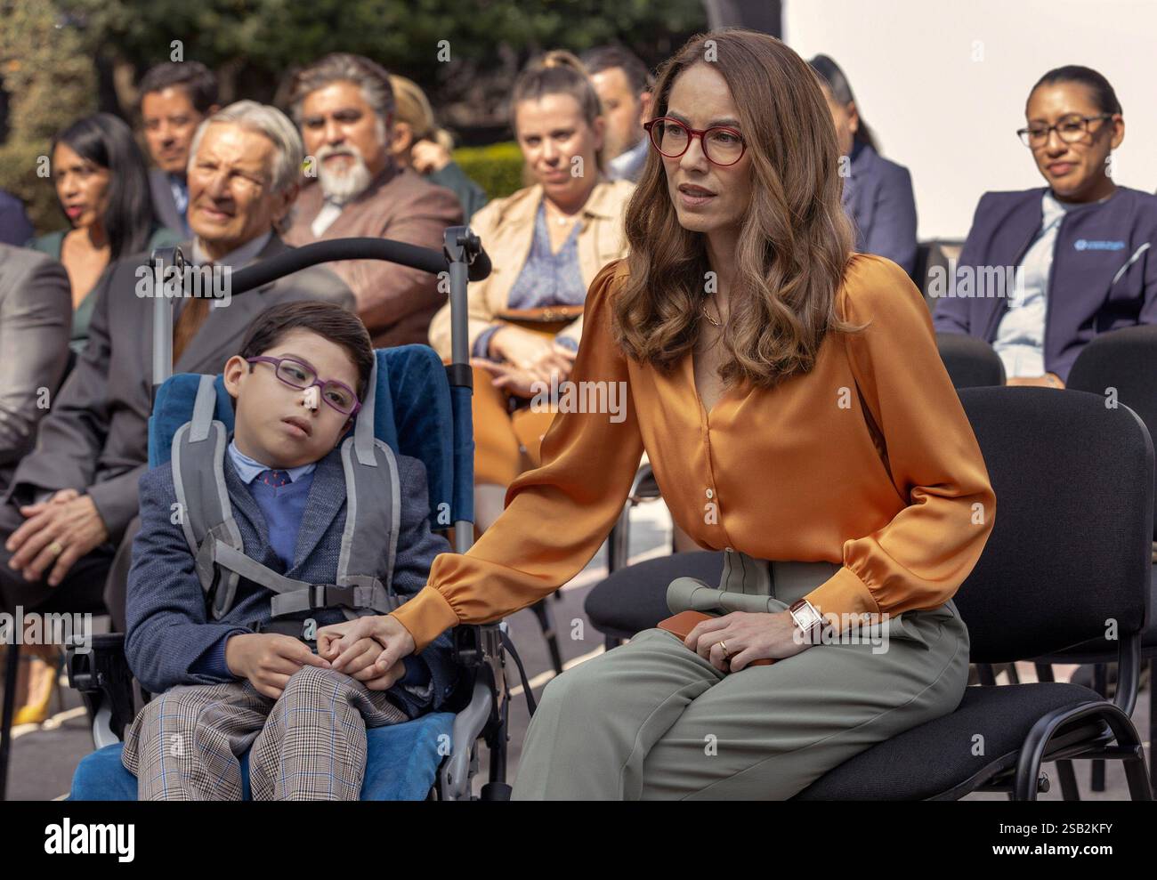 LUCCA'S WORLD, (aka, LOS DOS HEMISFERIOS DE LUCCA), from left: Julian ...