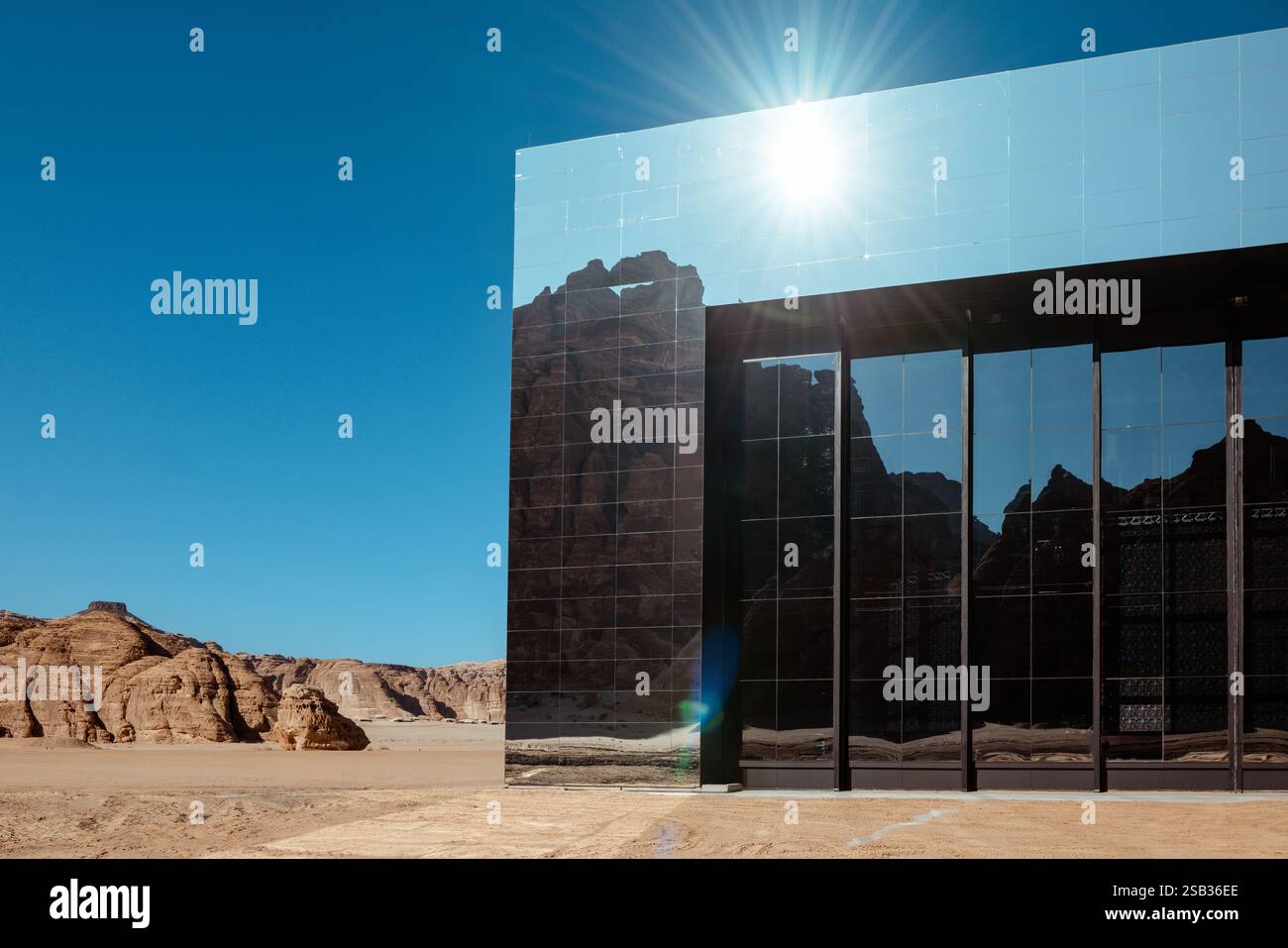 Worlds largest mirror building hi-res stock photography and images - Alamy