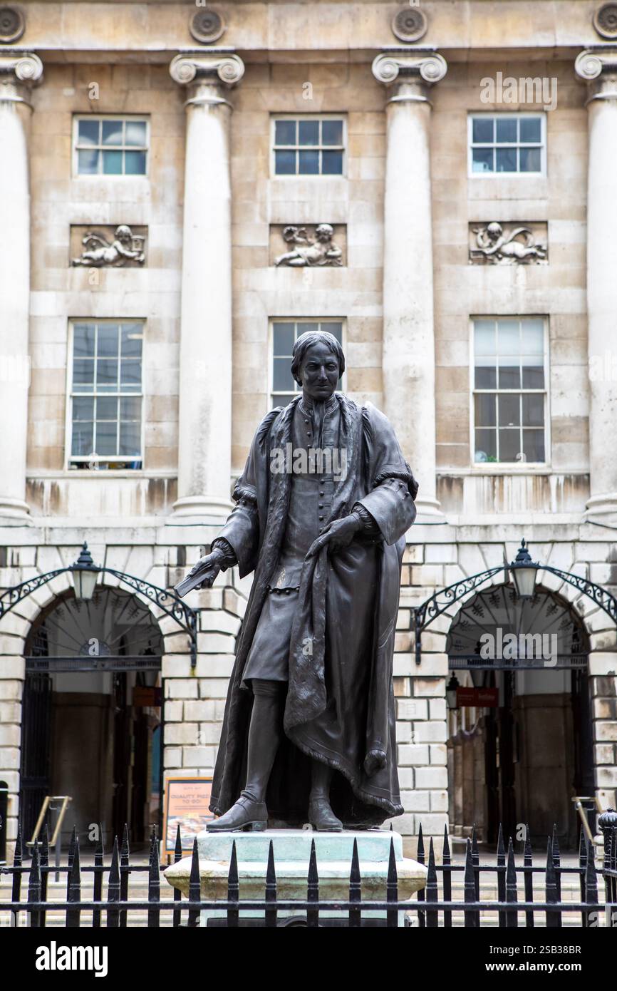 London, UK - July 3rd 2024: Thomas Guy statue at Guys Hospital in ...