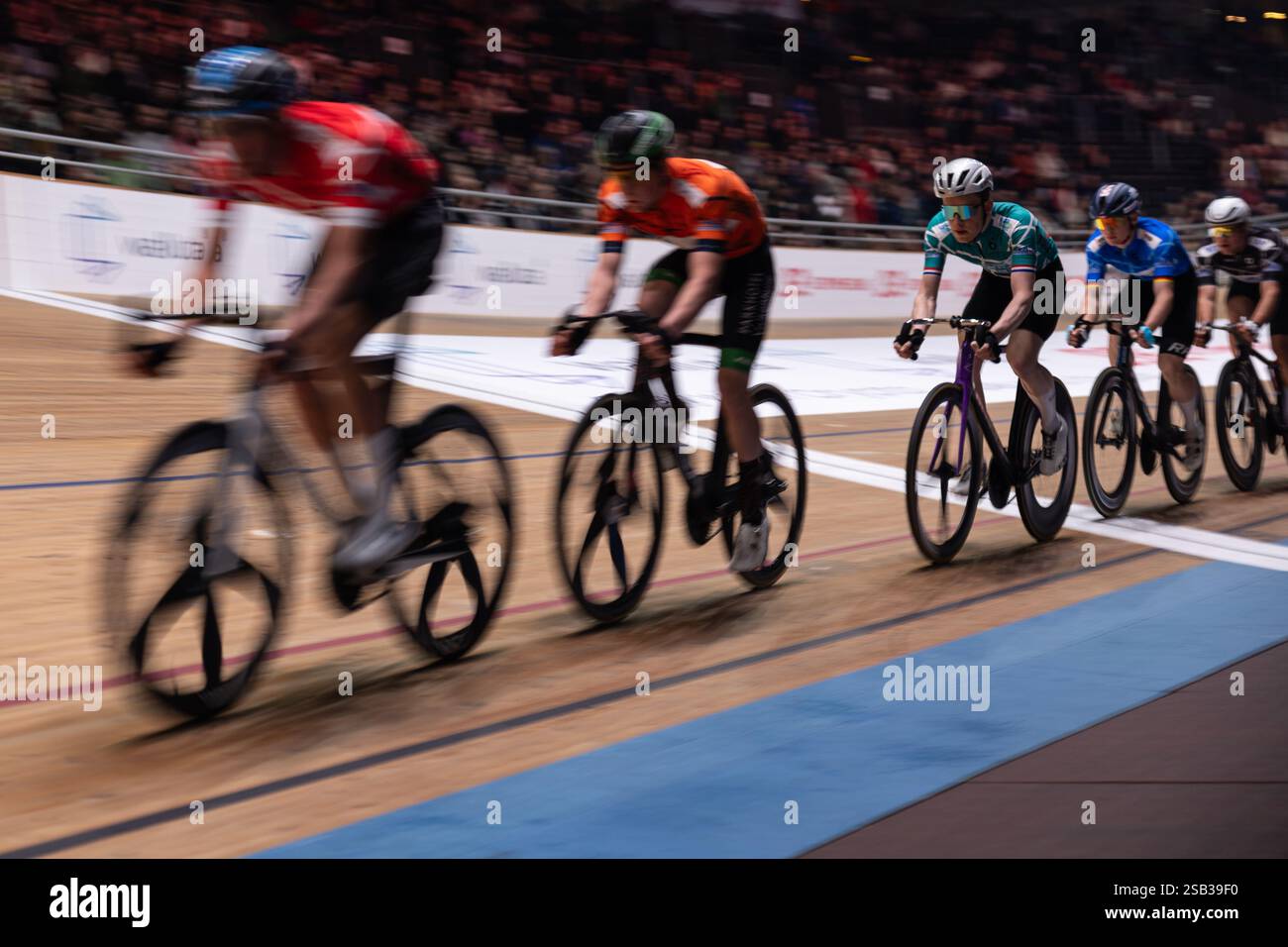 Berlin, Germany. 31st Jan, 2025. Cycling: Berlin six-day race (Sixdays ...