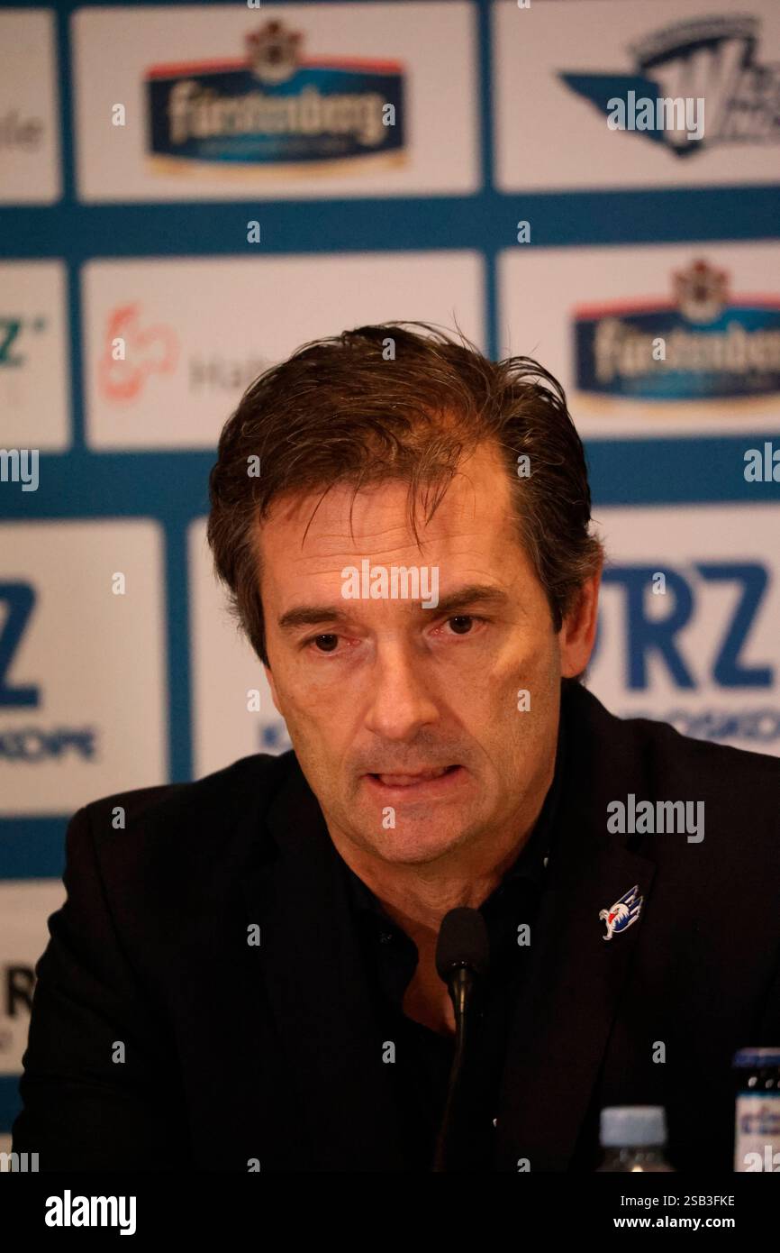 Villingen Schwenningen, Deutschland. 31st Jan, 2025. Trainer/Coach ...