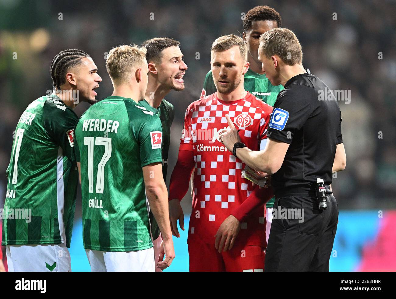 31 January 2025, Bremen: Soccer: Bundesliga, Werder Bremen - FSV Mainz ...