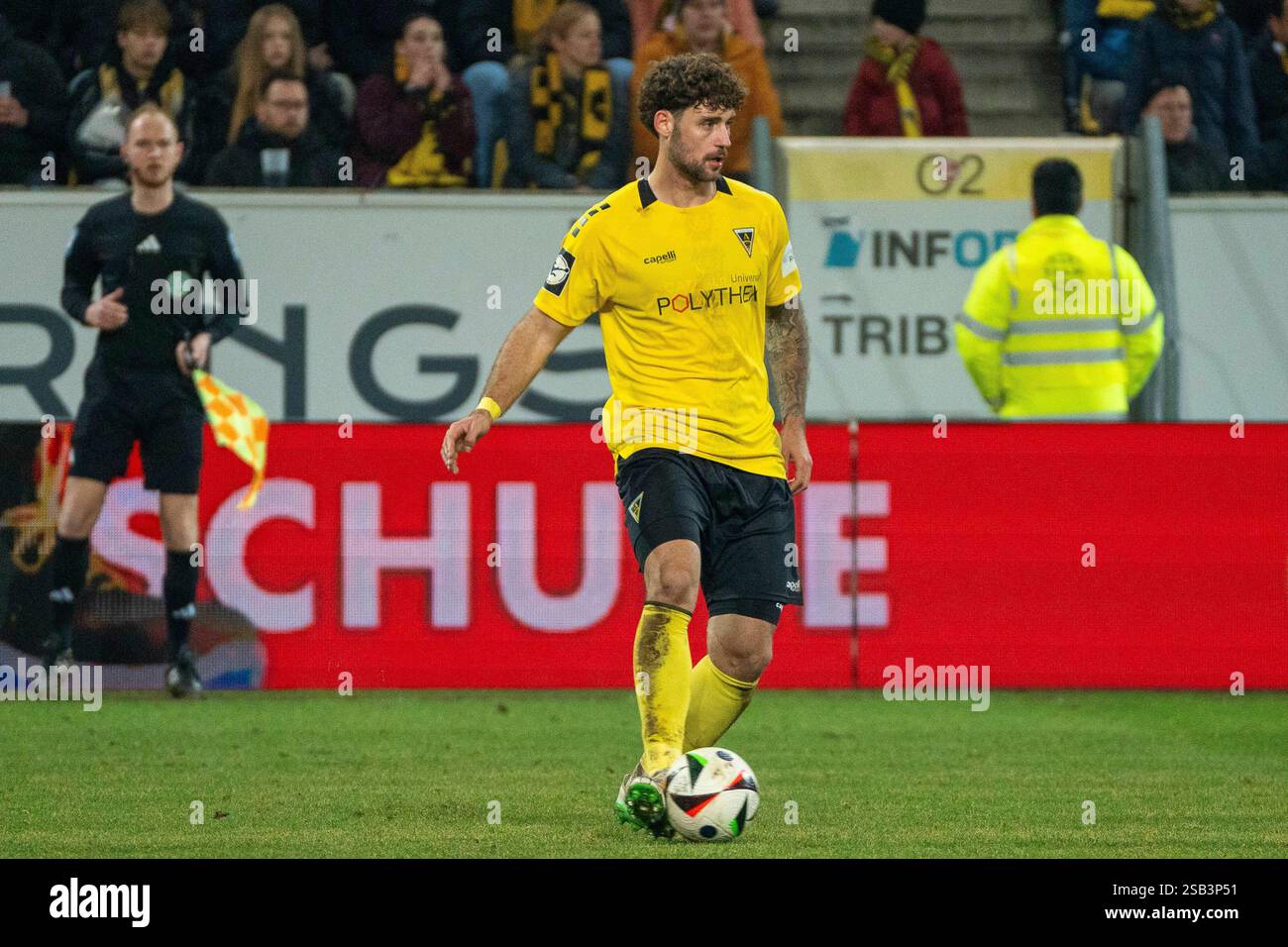 Aachen, Deutschland. 31st Jan, 2025. Jan-Luca Rumpf (Alemannia Aachen ...