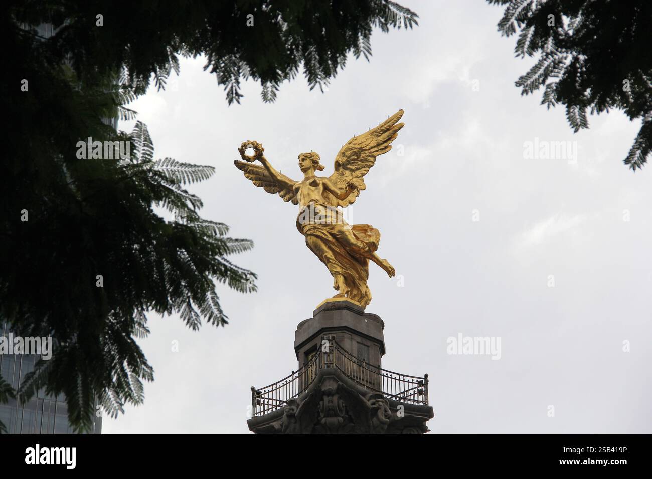 Mexico City, Mexico - Aug 23 2023: The Angel of Independence Monument ...