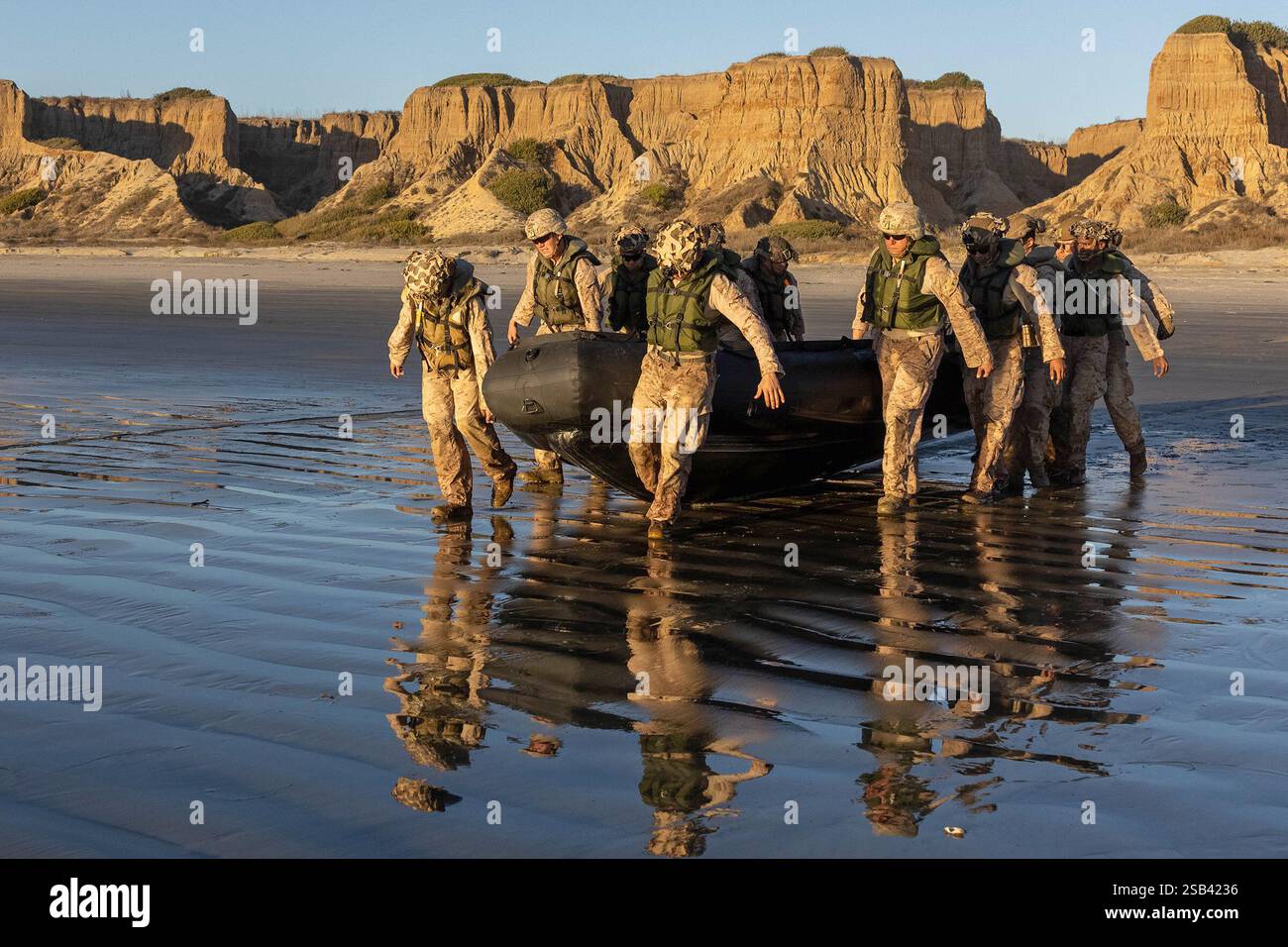 Camp Pendleton, California, USA. 15th Jan, 2025. U.S. Marines with 1st ...