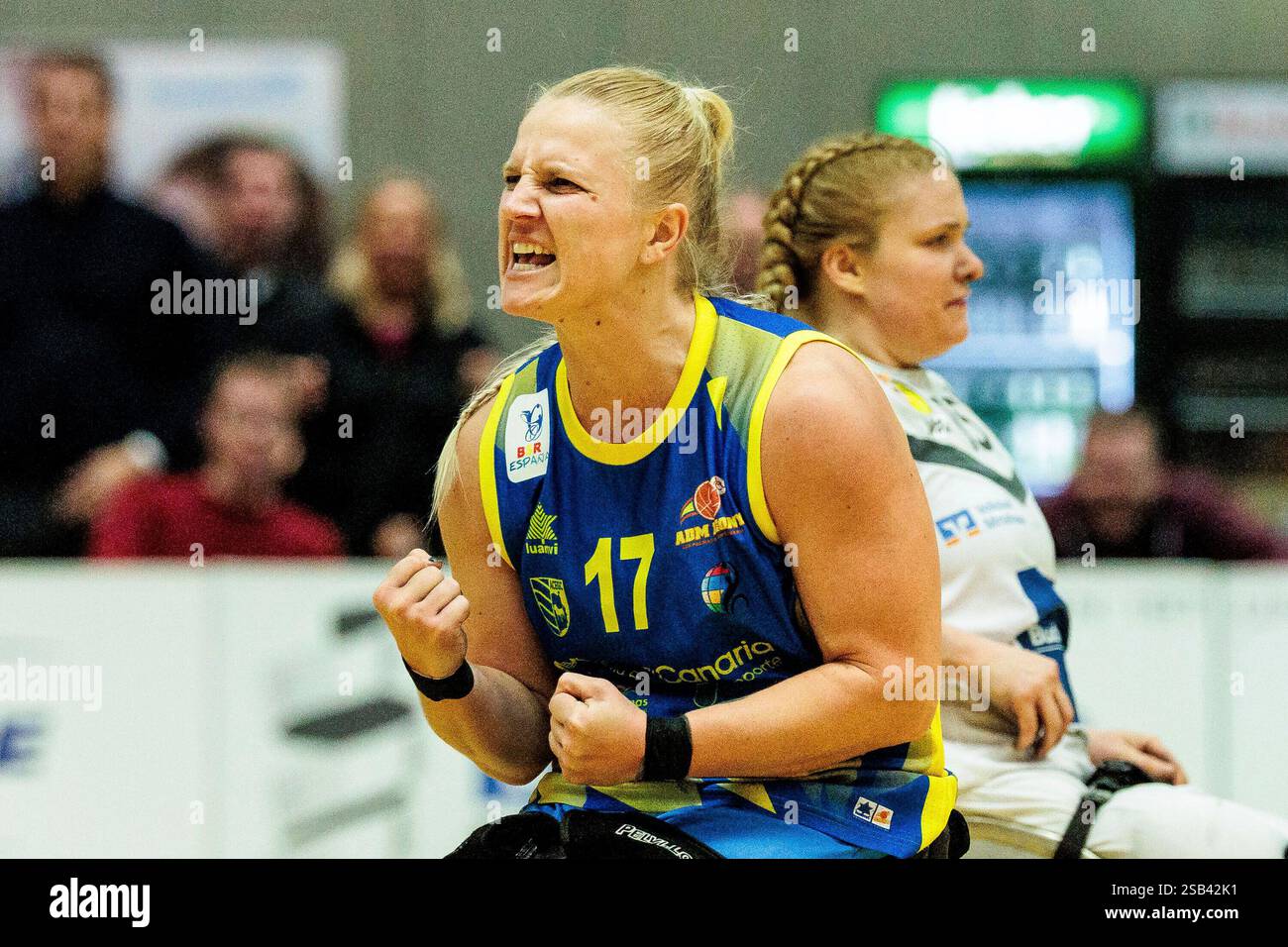 Wetzlar, Deutschland. 31st Jan, 2025. Kady Dandeneau (Econy Gran Canaria, 17) jubelt IWBF Europe ...