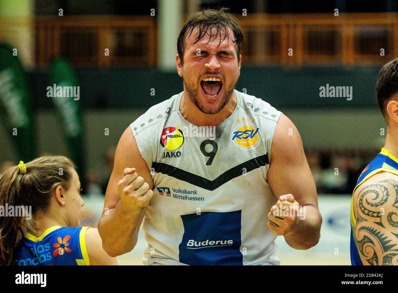 Wetzlar, Deutschland. 31st Jan, 2025. Matthias G?ntner (RSV Lahn-Dill, 9) jubelt IWBF Europe ...