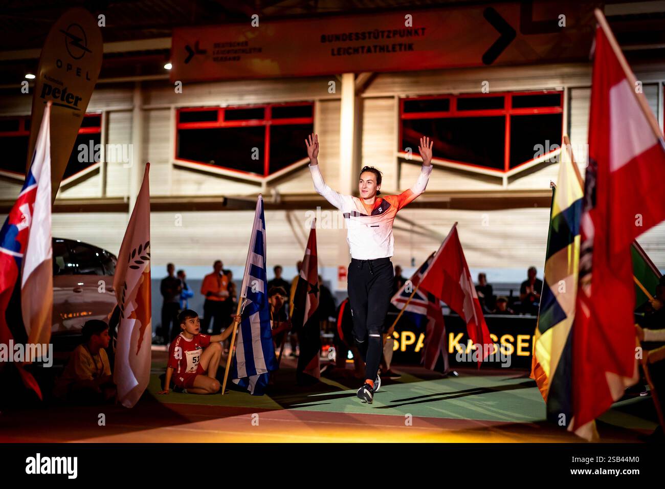 Erfurt, Deutschland. 31st Jan, 2025. Voller Vorfreude: Sprinterin ...