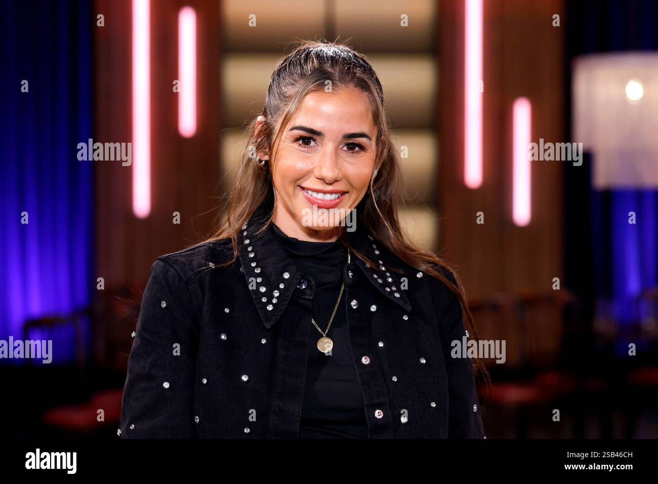 Sängerin Sarah Engels bei der WDR-Talkshow Kölner Treff im WDR Studio ...