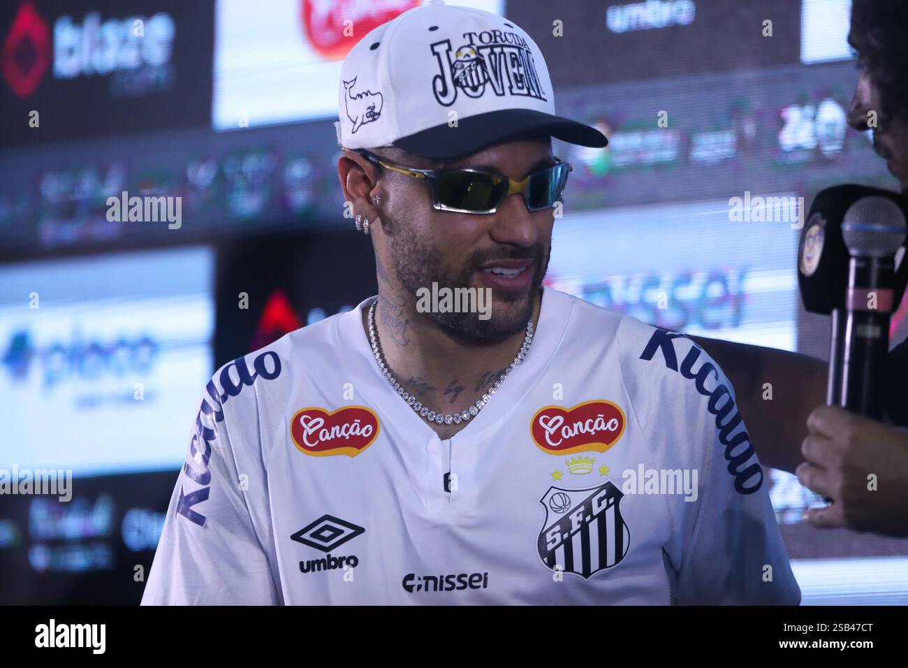 SP - SANTOS - 01/31/2025 - SANTOS, NEYMAR PRESENTATION - Neymar during his official presentation ...