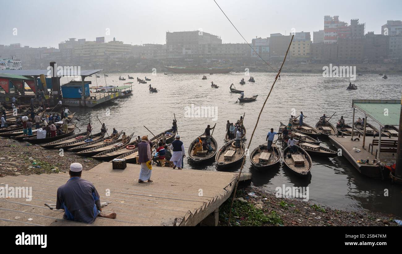 Dhaka, Bangshal, Bangladesh, boaters, life on the Buriganga River, Dhaka, Bangladesh Stock Photo ...