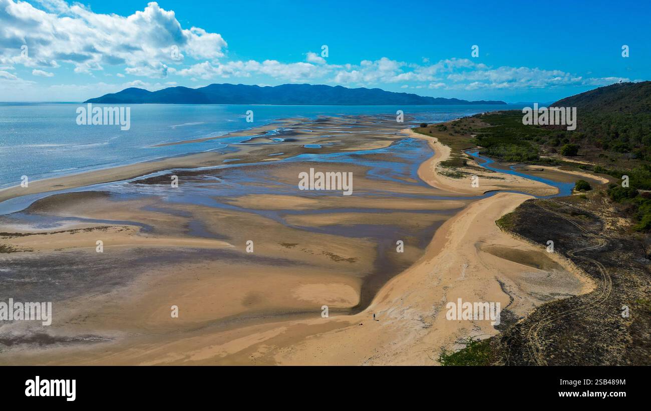 Shelly Beach, Pallarenda Stock Photo - Alamy