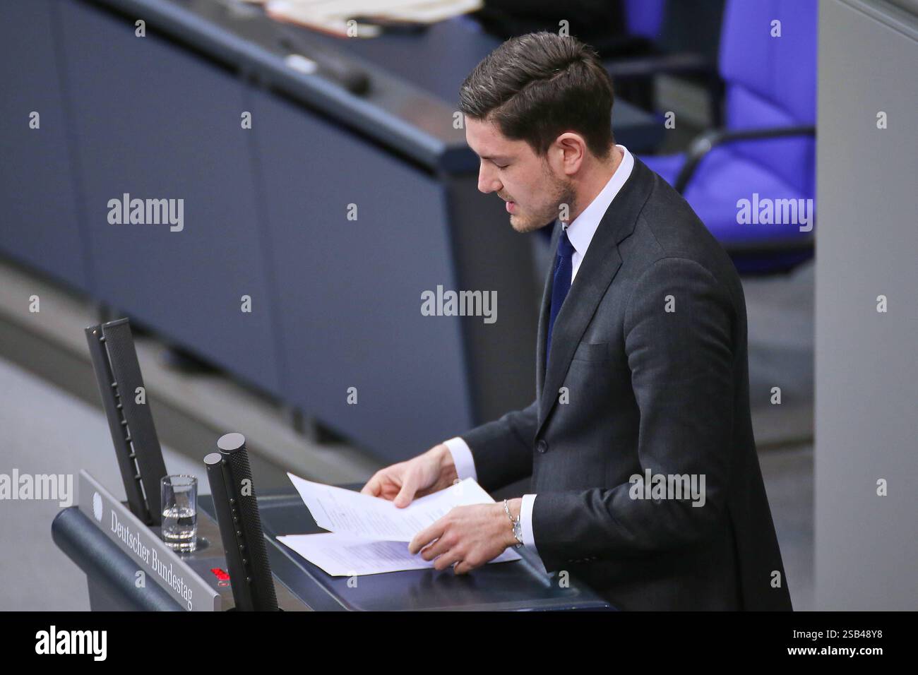 Berlin, Deutschland, 31.01.2025: Deutscher Bundestag: 211 ...