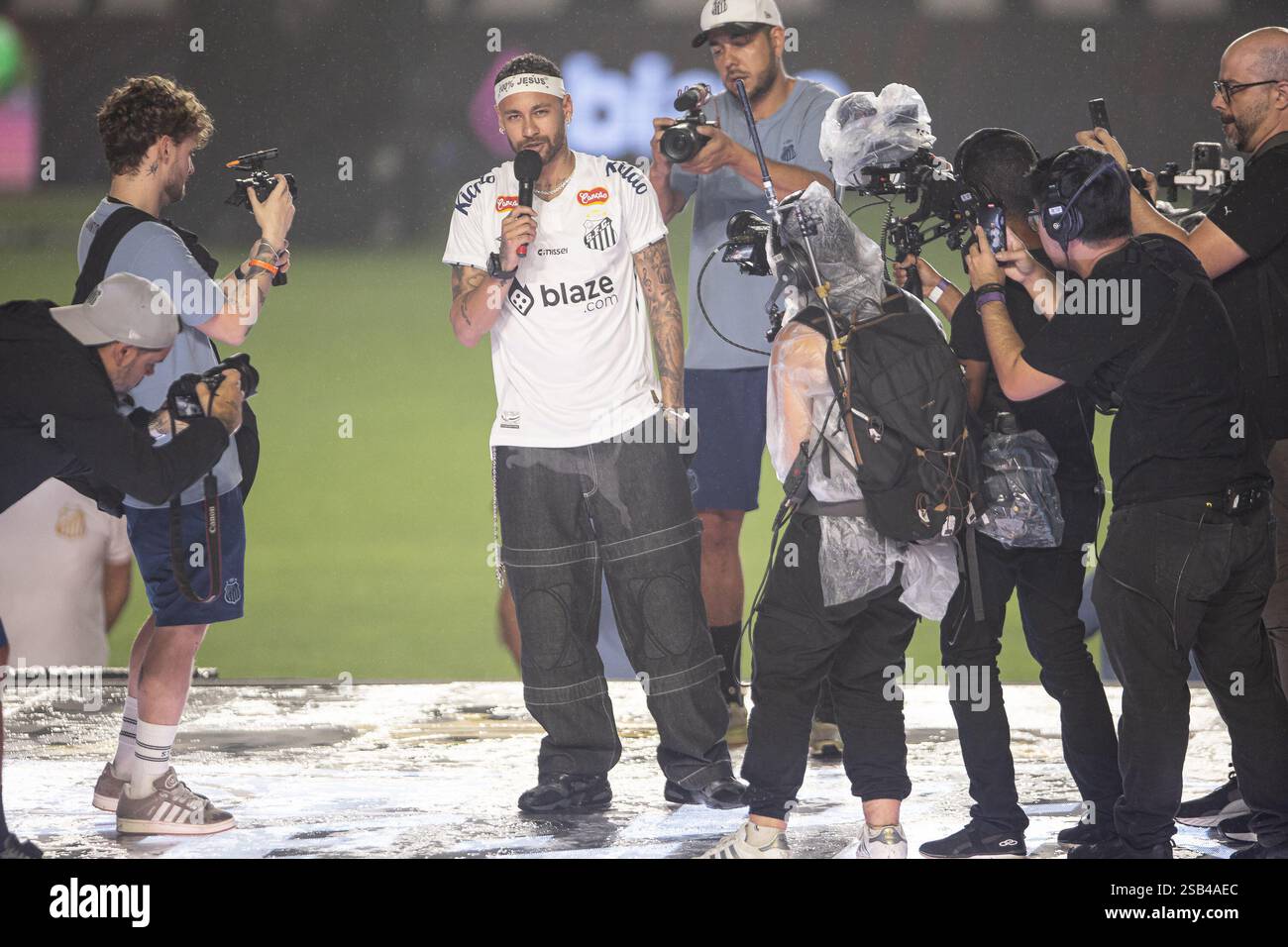 Sao Paulo, Brazil. 31st Jan, 2025. SANTOS, BRAZIL - JANUARY 31: Neymar ...