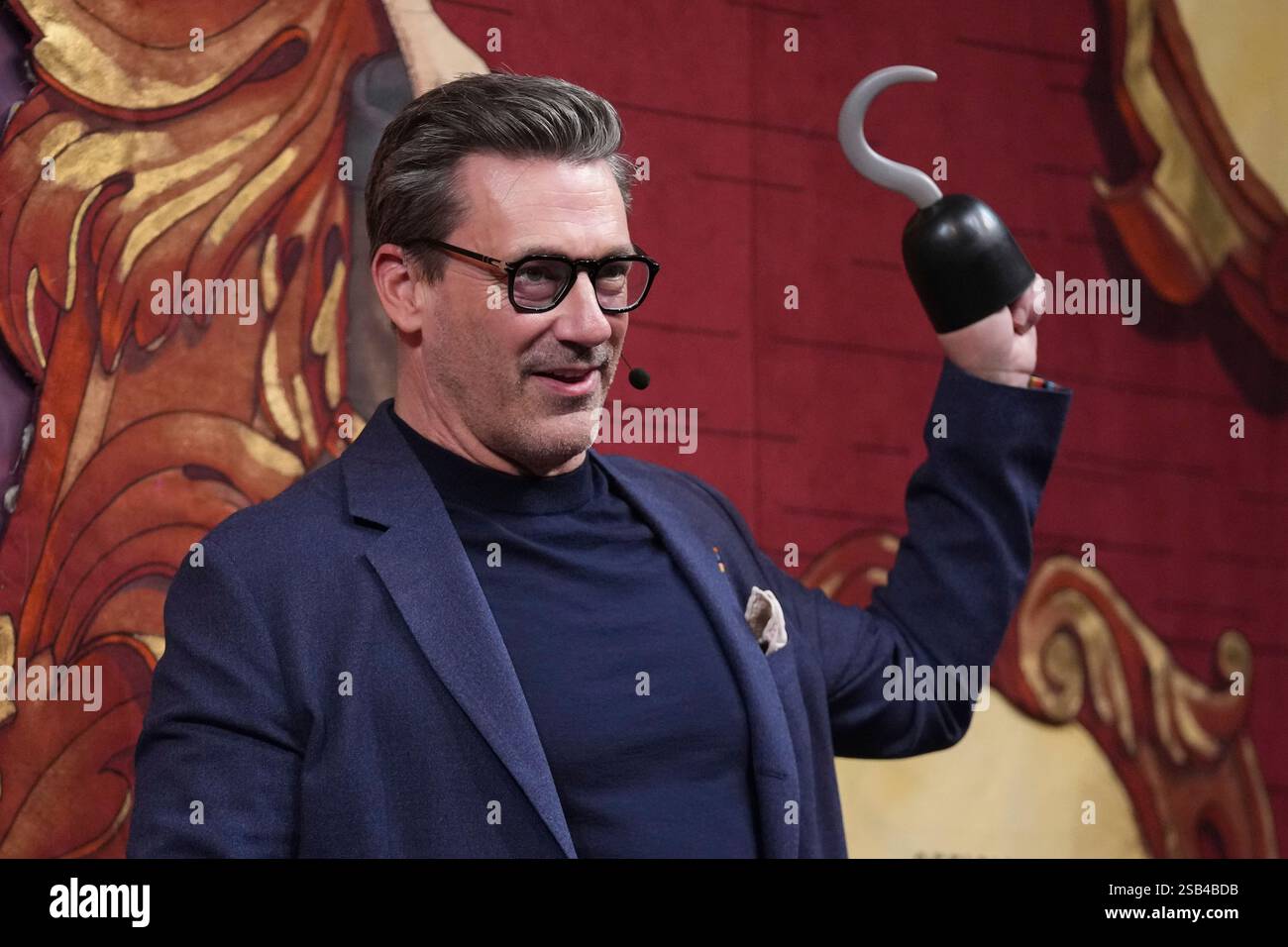 Harvard University's Hasty Pudding Theatricals Man of the Year Jon Hamm ...