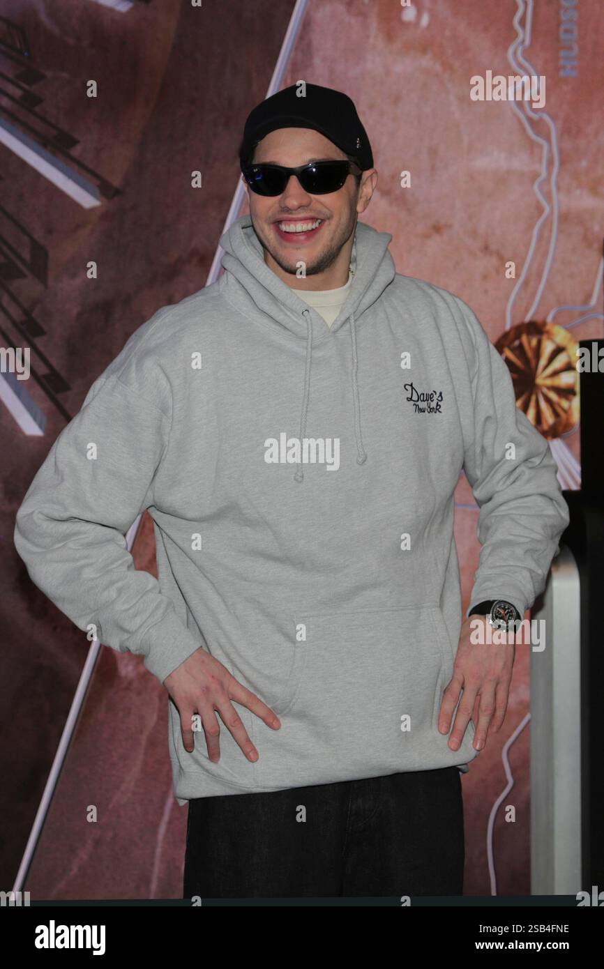 NEW YORK, NEW YORK - JANUARY 31: Comedian Pete Davidson and bestselling ...