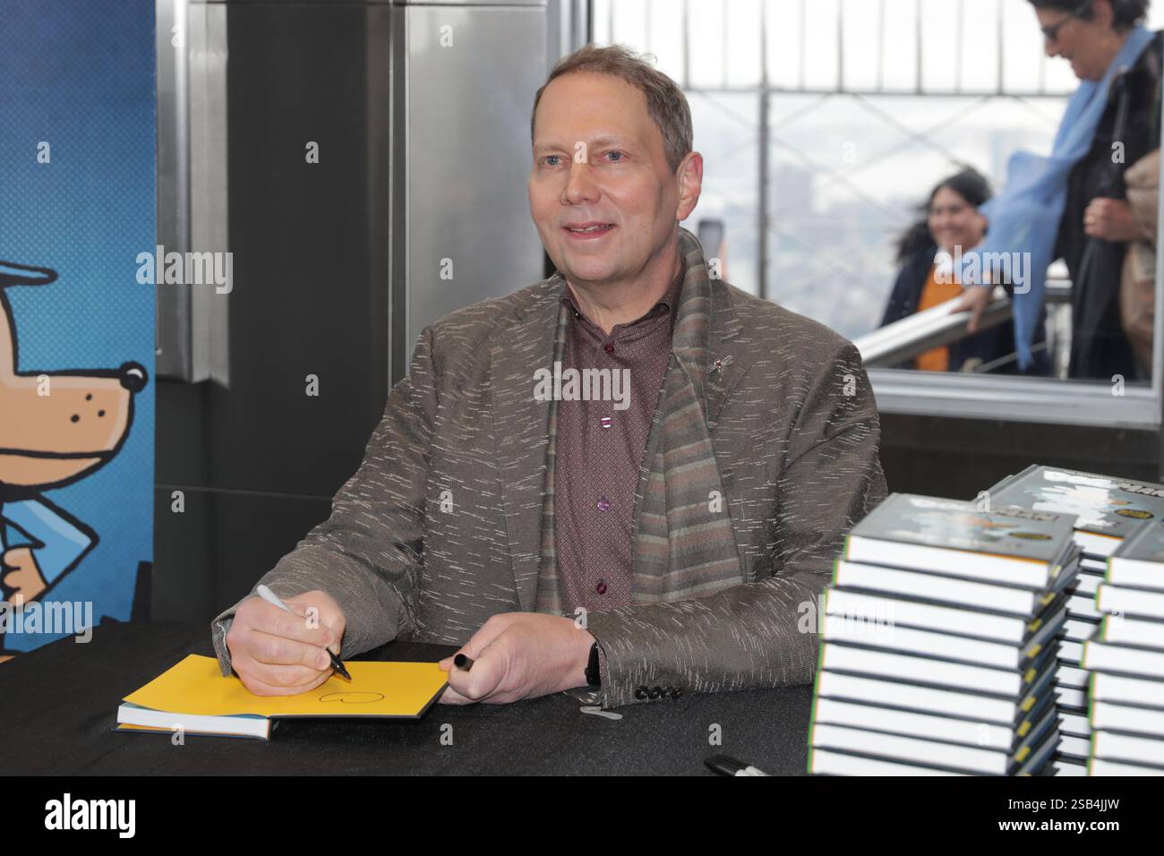 NEW YORK, NEW YORK - JANUARY 31: Comedian Pete Davidson and bestselling ...