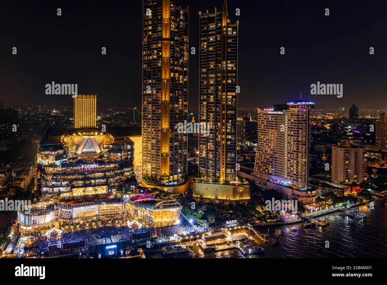 Bangkok skyline landscape along Chao Phraya river at night, Thailand ...
