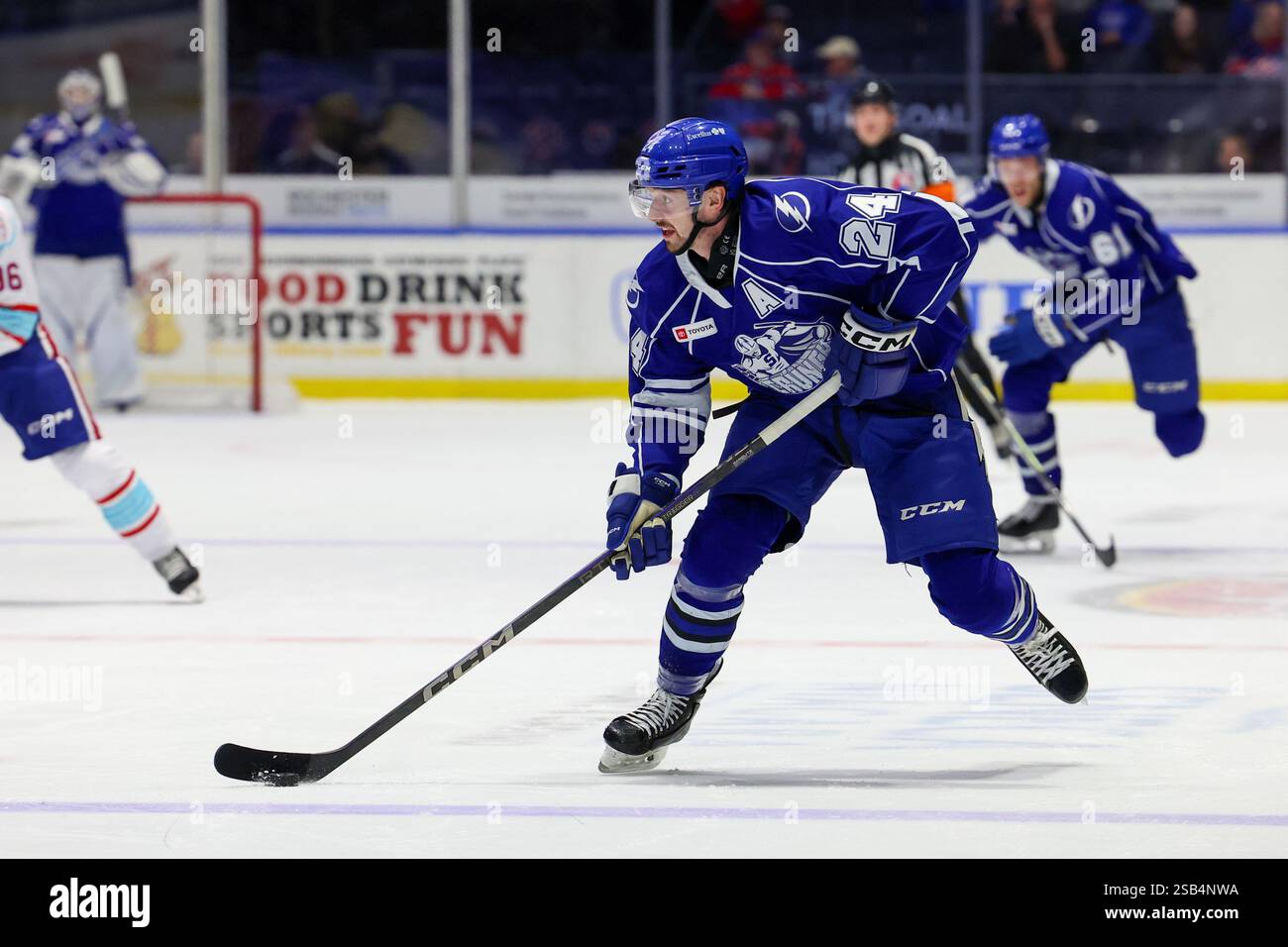 Rochester, New York, USA. 31st Jan, 2025. Syracuse Crunch fdefenseman ...