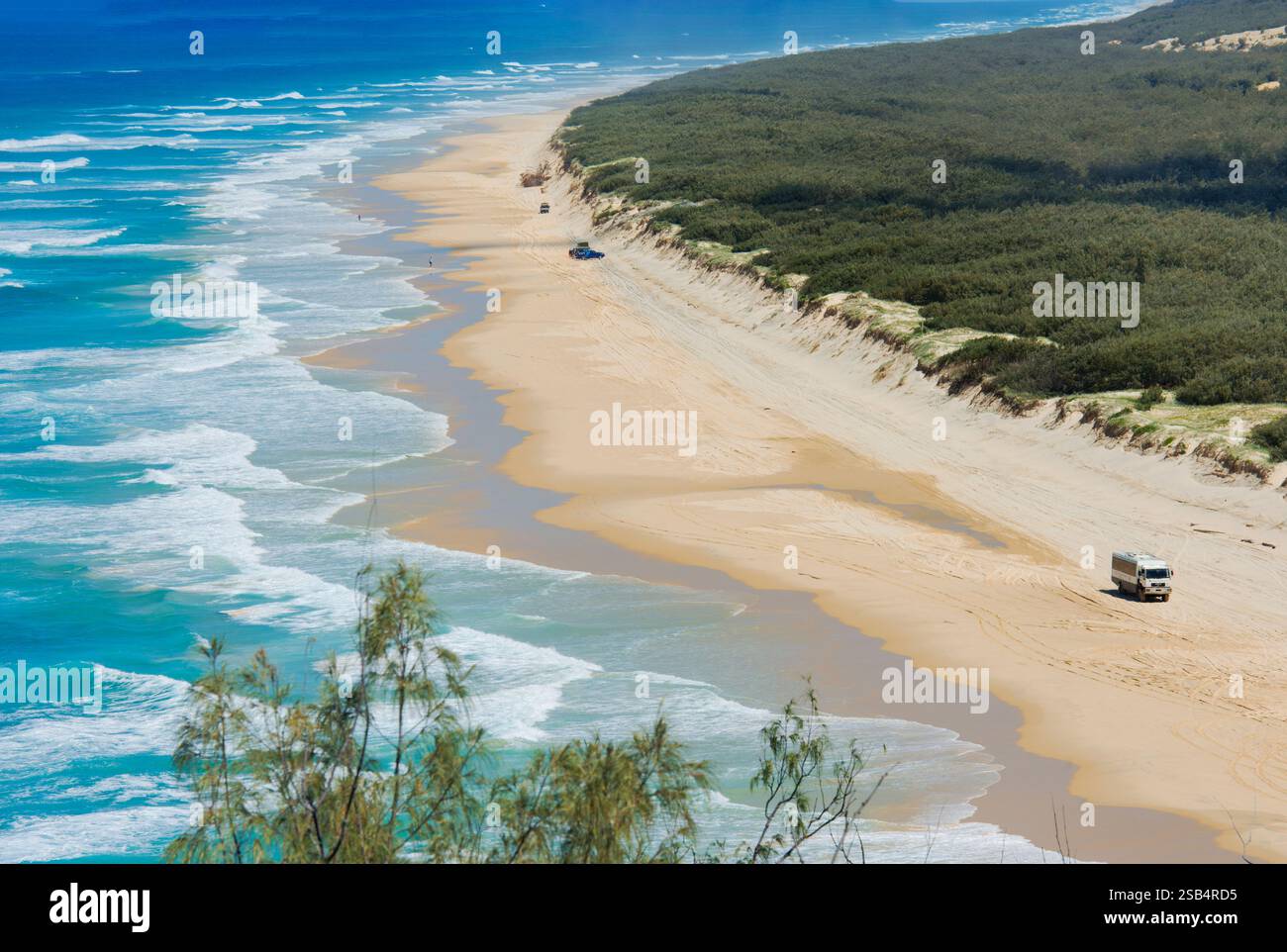 Seventy Five Mile Beach, Great Sandy National Park, Fraser Island ...