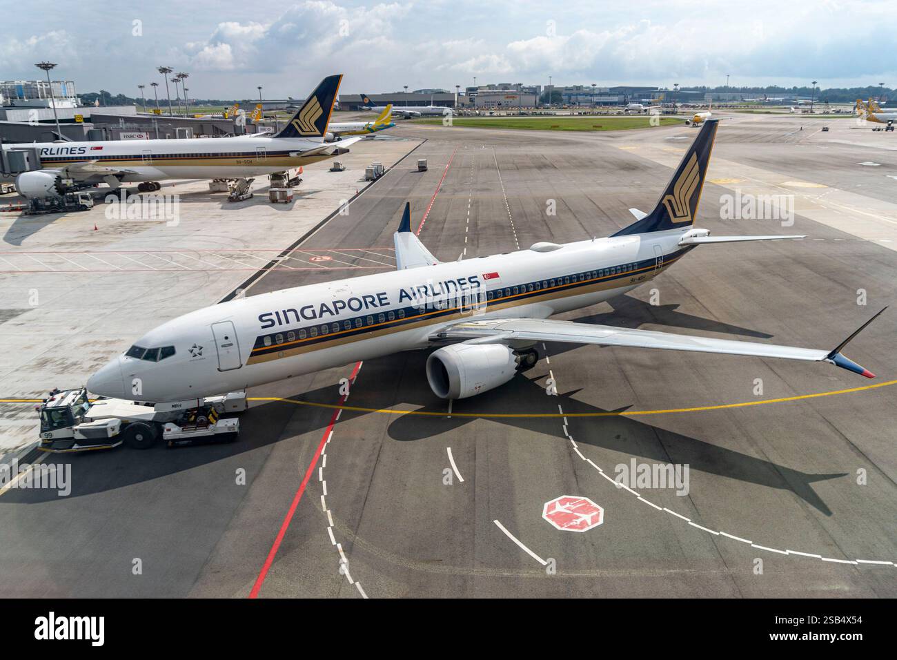 singapore airline boeing b737 max 8 pushback on the apron of singapore ...