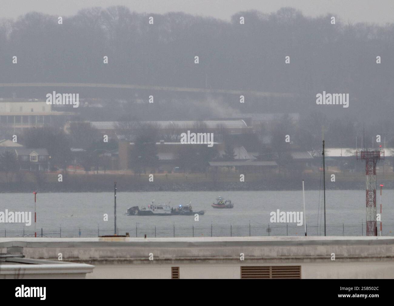 Passenger jet crashed with an Army Black Hawk helicopter in Arlington ...
