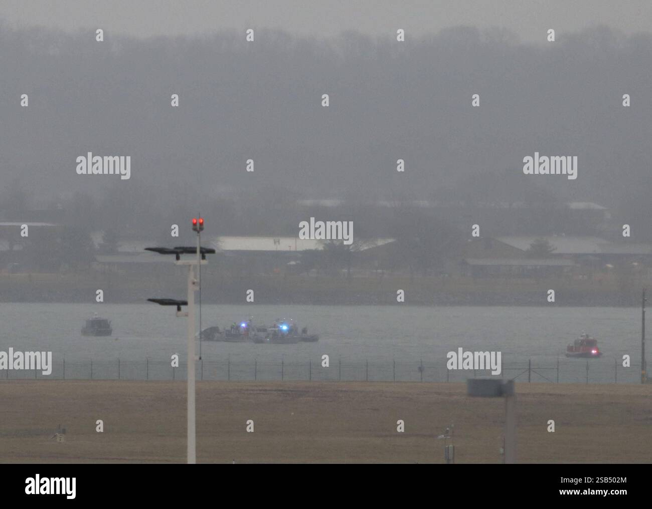 Passenger jet crashed with an Army Black Hawk helicopter in Arlington ...