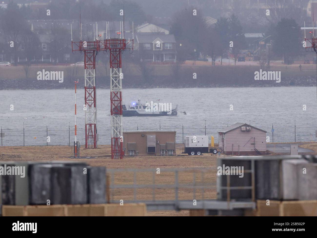 Passenger jet crashed with an Army Black Hawk helicopter in Arlington ...
