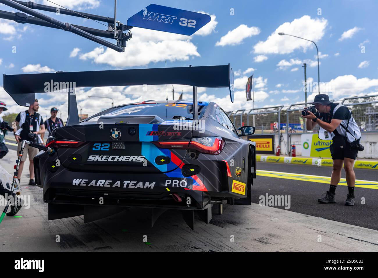 Bathurst, New South Wales, Australia. 1st Feb, 2025. Team WRT mechanics at Meguiar's Bathurst 12 ...